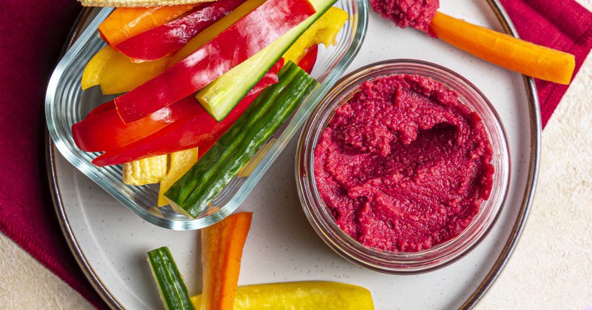 Beetroot houmous with crudités | Slimming World